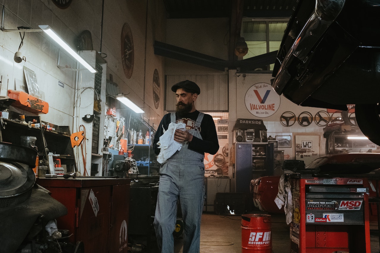 Should You Worry About Small Cracks in Your Fuel Tank? The Risks Explained